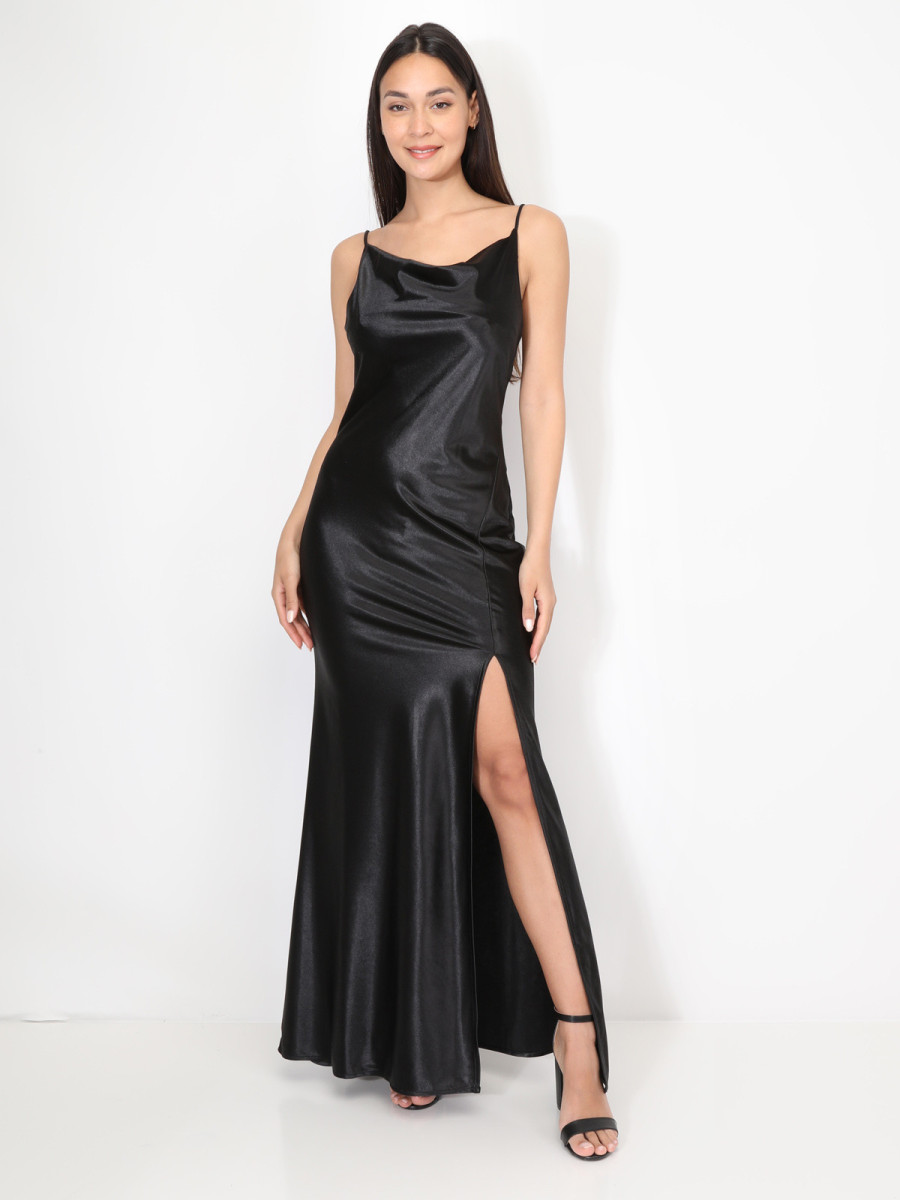 Robe satinée fendue à col bénitier