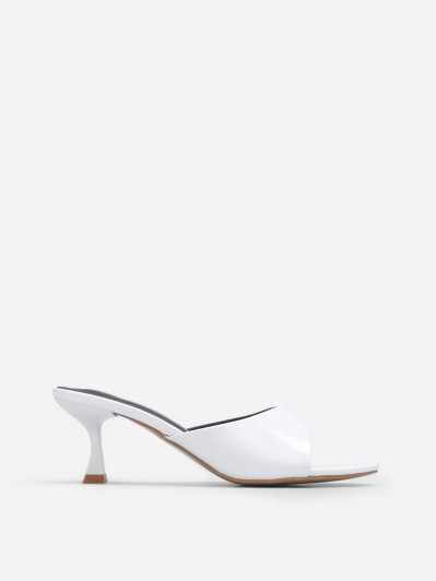 Mules avec entre-doigts et plateforme