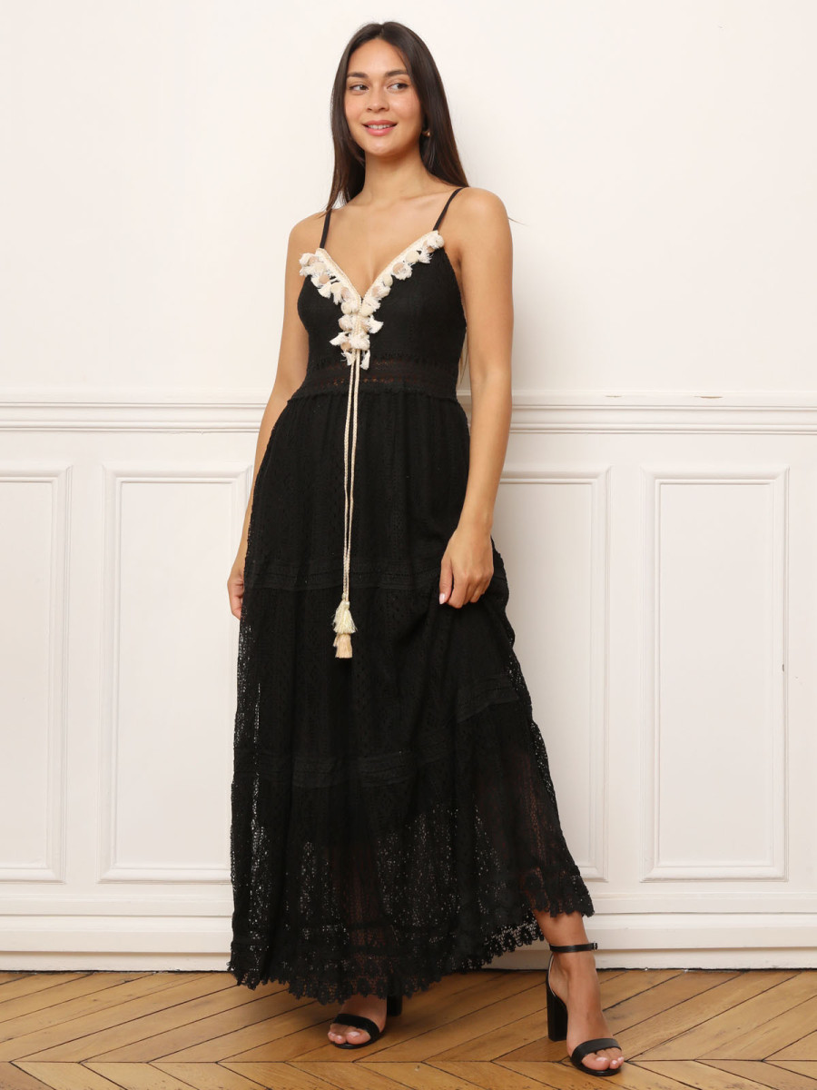 Robe longue à pompons en dentelle