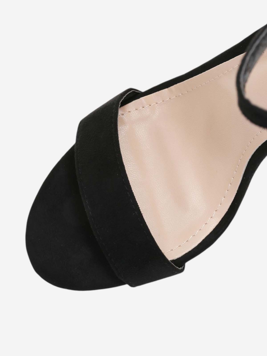 Sandales suédine à talon carré