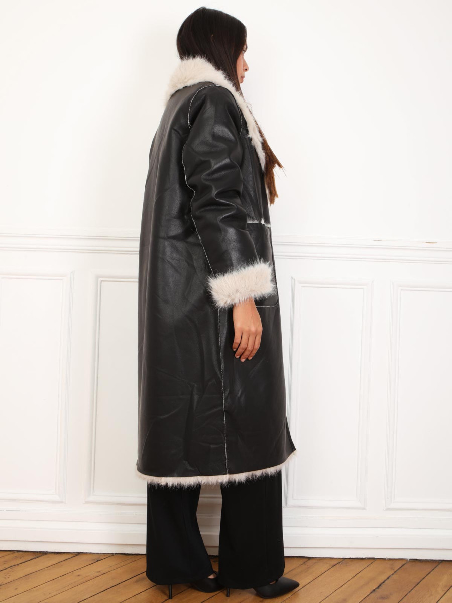 Manteau long avec col en fausse fourrure
